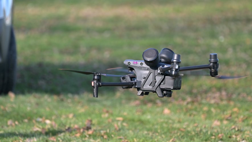 VIDEO. Il propose de disperser les cendres des défunts grâce à un service de drone funéraire